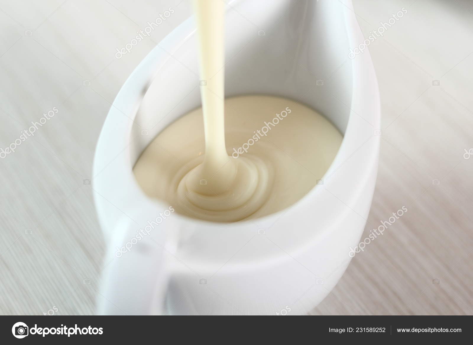 Pouring Bechamel White Sauce Gravy Boat Making Lasagna Bolognese Series ...