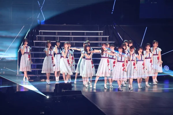 2015年1月31日 日本流行女孩团体 Akb48 的姊妹团体 Snh48 在中国上海举行的 Snh48 2015 最佳30强 音乐会上表演 ...