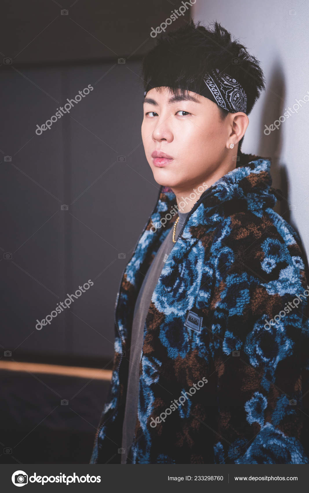 Chinese Pop Singer Singer Songwriter Tiger Yanbin Poses Portrait Photos ...