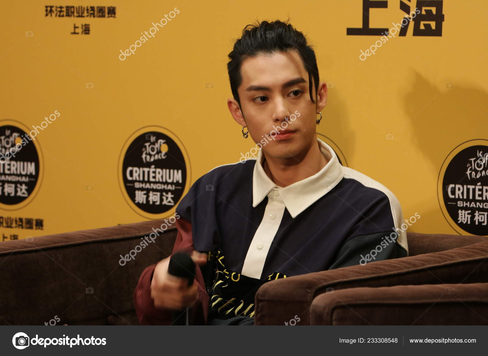 Chinese Actor Dylan Wang Hedi New Lineup Chinese Boy Group — Stock ...