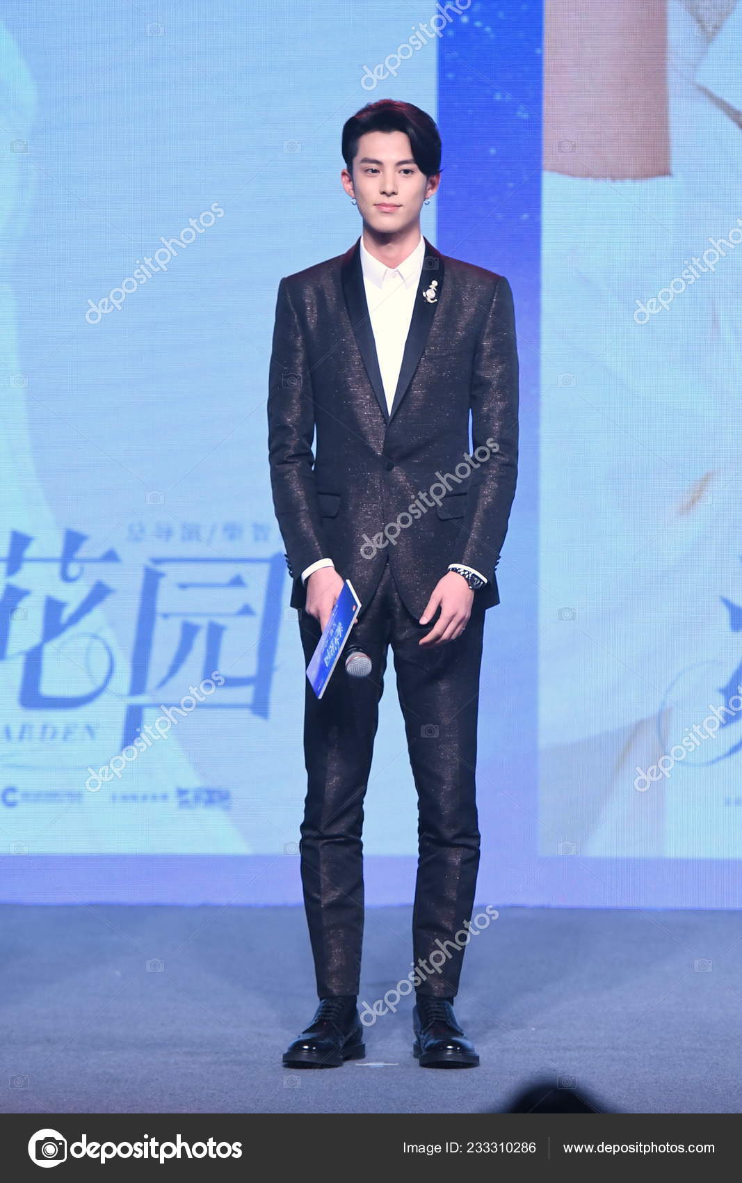 Chinese Actor Dylan Wang Hedi New Lineup Chinese Boy Group – Stock ...