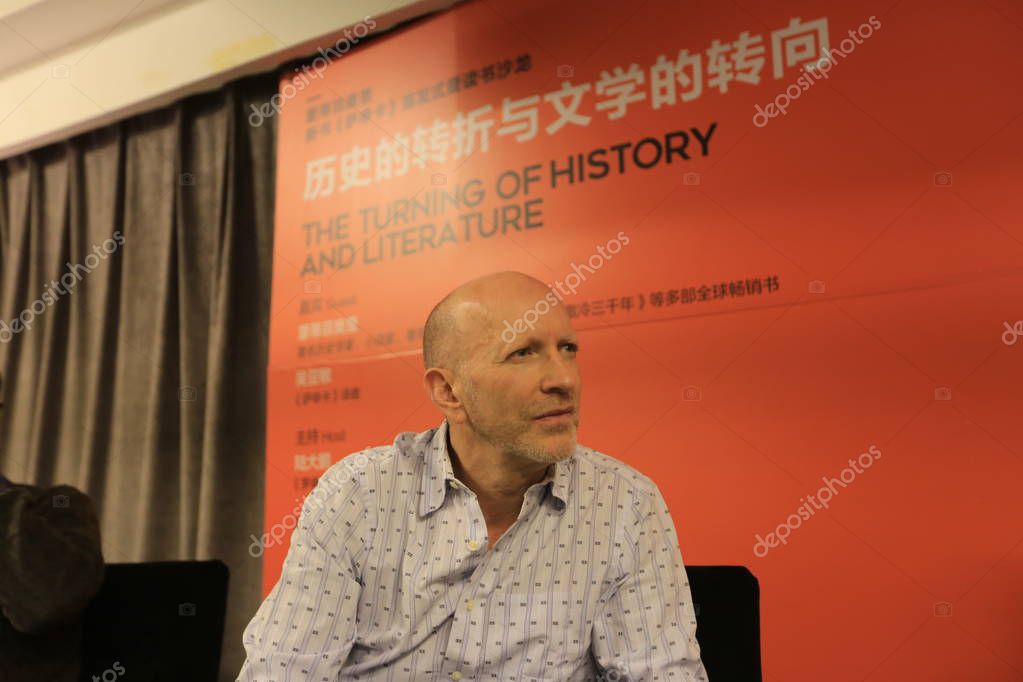 El historiador y escritor británico Simon Sebag Montefiore asiste a un ...