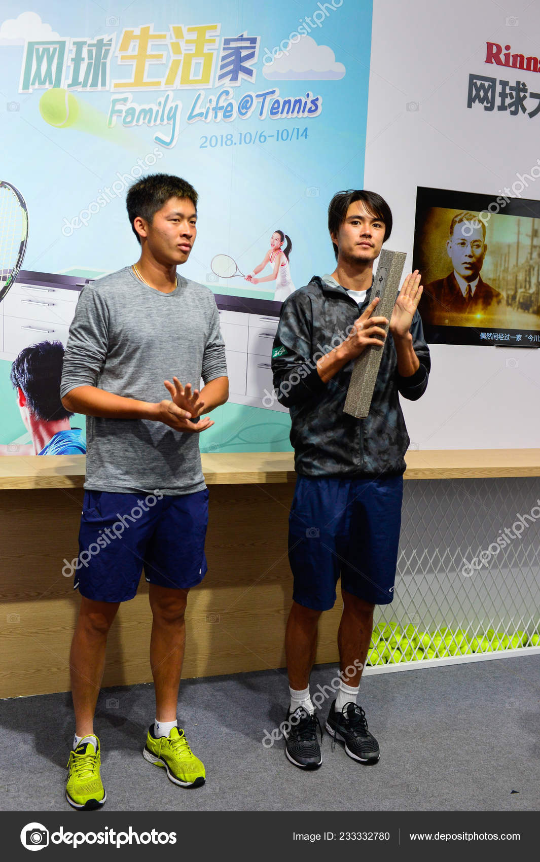 Chinese Tennis Player Hua Runhao Left Japanese Tennis Player Taro ...