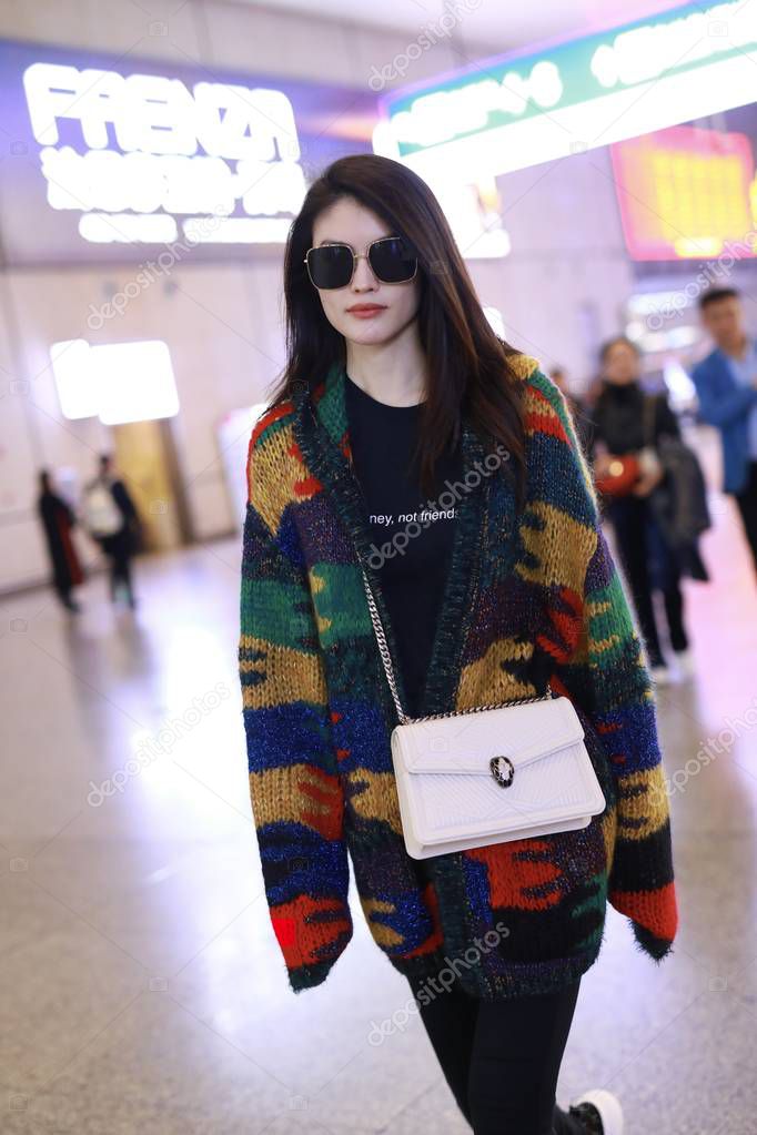 El modelo chino He Sui se representa en el Aeropuerto Internacional de ...