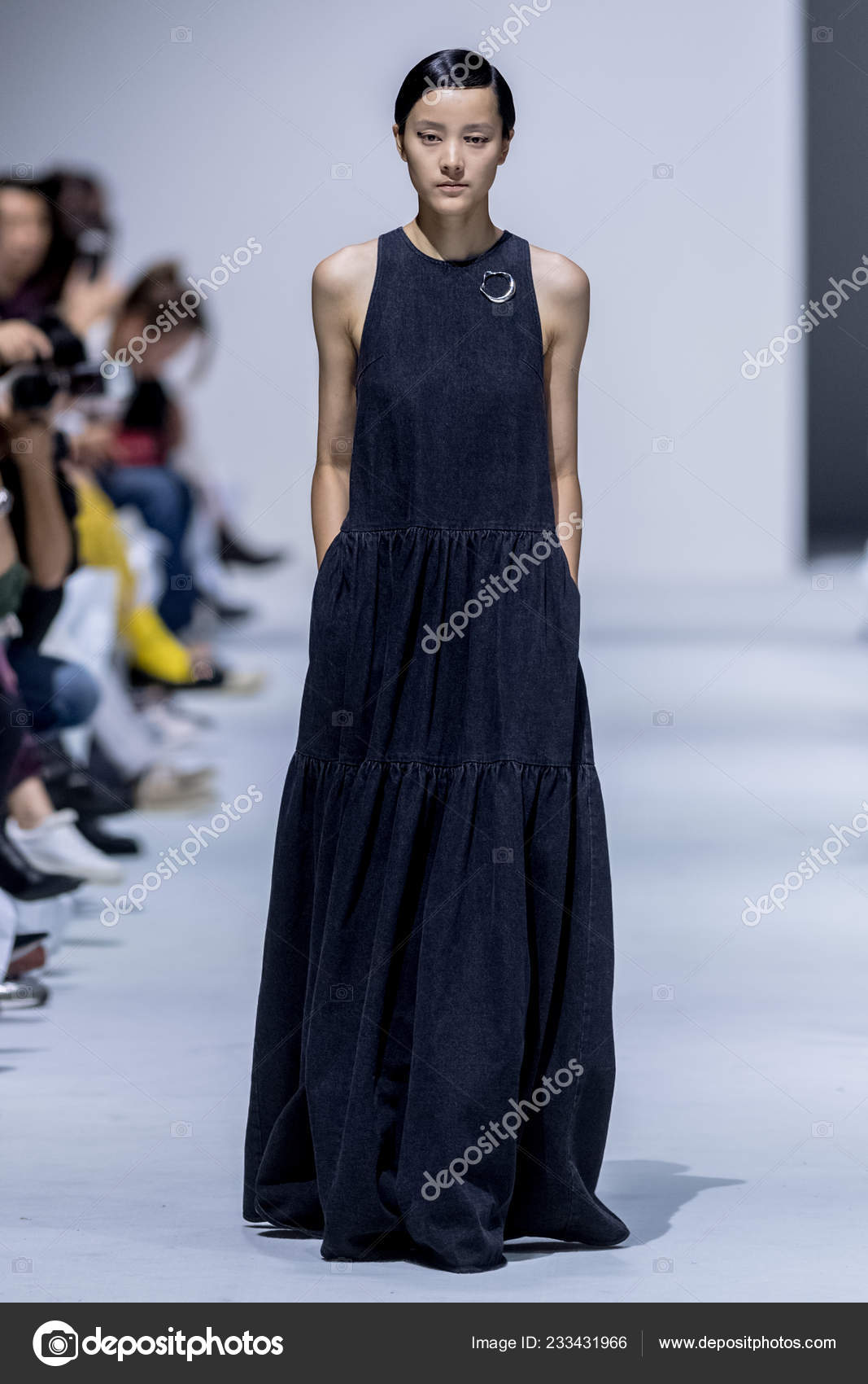 Chinese Model Pei Bei Displays New Creation Fashion Show Immi – Stock ...