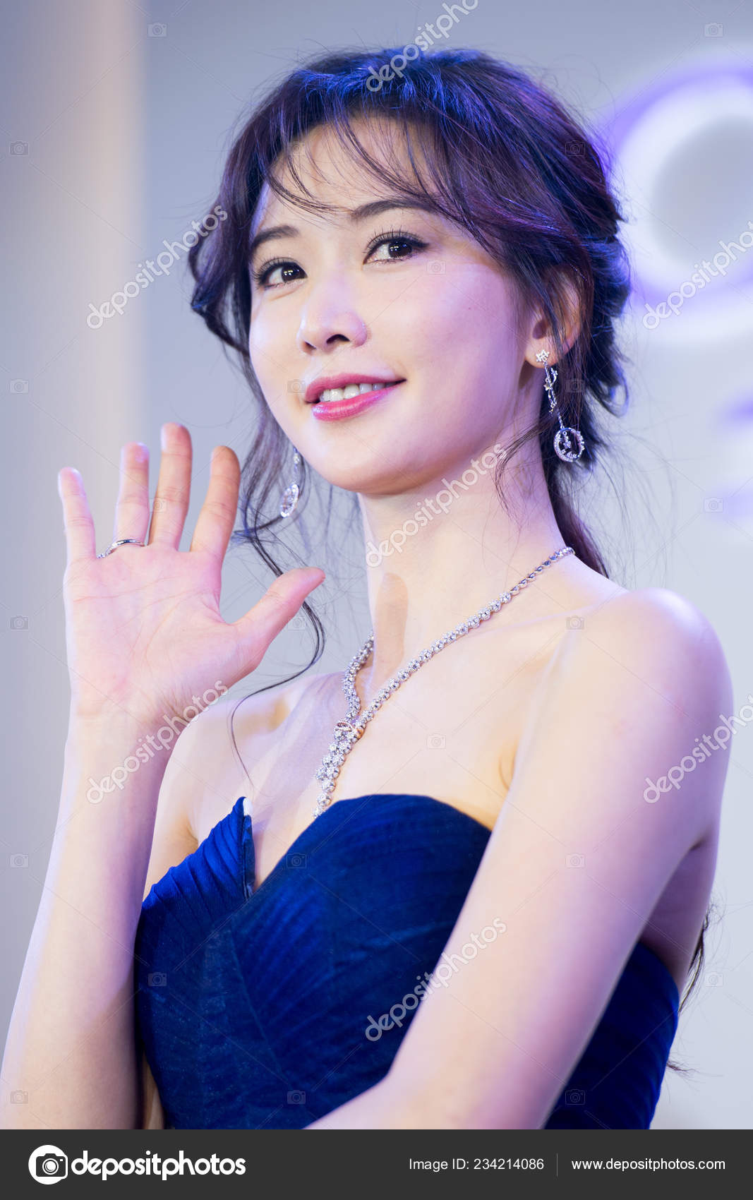 Lin Chi's Instagram, Twitter & Facebook on IDCrawl