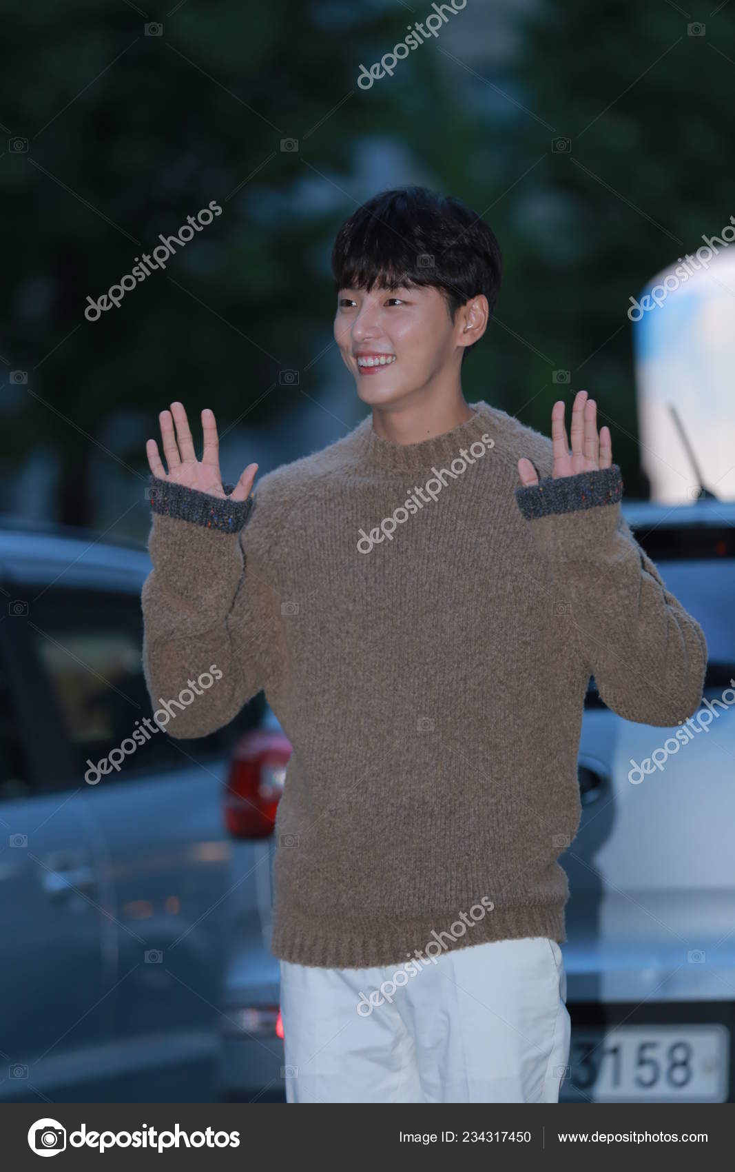 South Korean Actor Yoon Shi Yoon Arrives Banquet Series Your – Stock ...