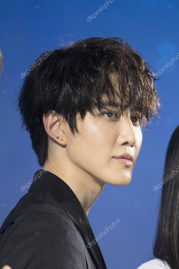 El actor y cantante tailandés Mike D. Angelo del dúo pop tailandés Golf ...