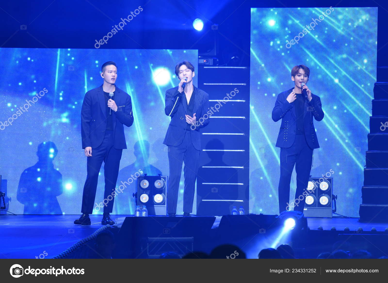 Members South Korean Boy Group Btob Perform 2018 Btob Time — Stock ...