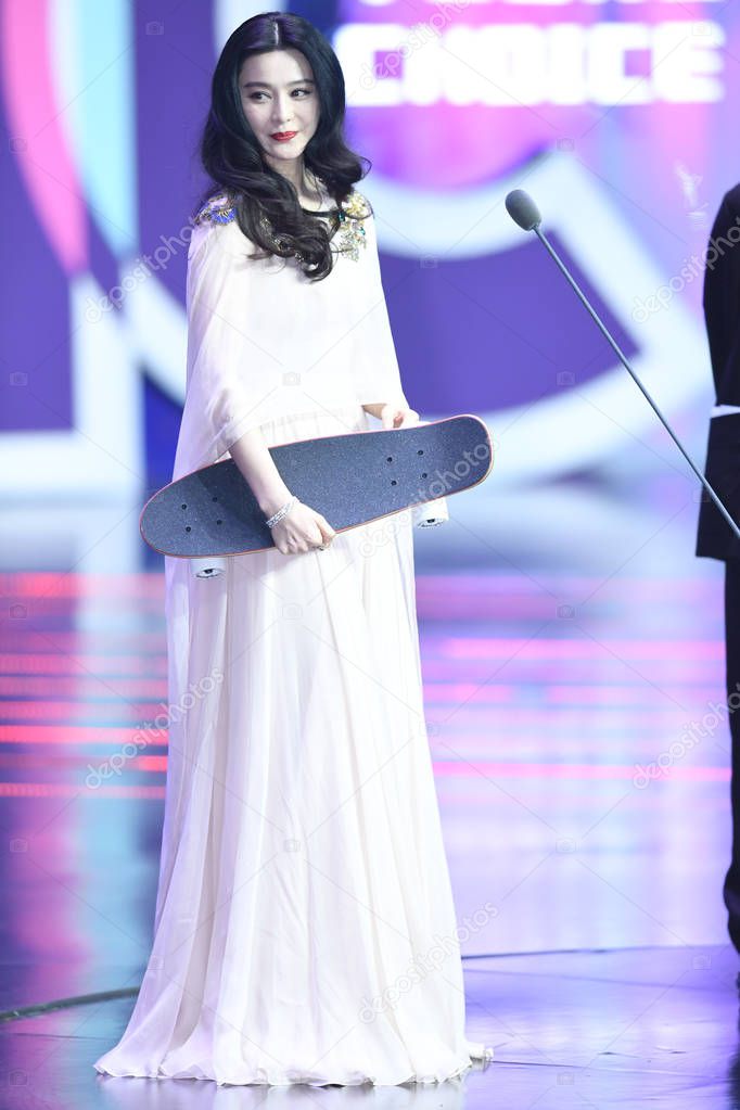 La actriz china Fan Bingbing asiste a la ceremonia de entrega de ...