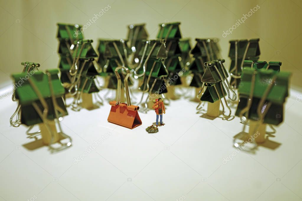 Esta foto muestra una obra de arte en miniatura exhibida en la ...