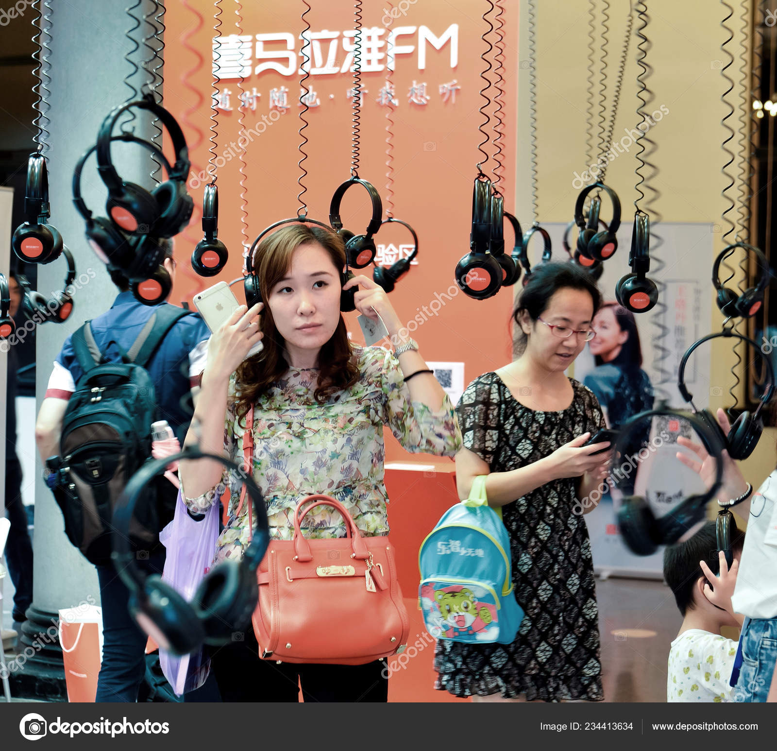 File People Visit Stand Online Audio Service Platform Ximalaya Shanghai — Stock Editorial Photo ...