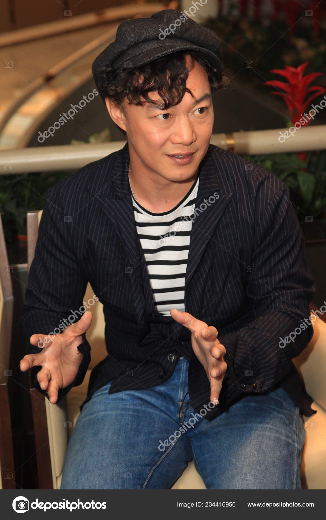 Hong Kong Singer Eason Chan Attends Ceremony Universal Music Hong ...