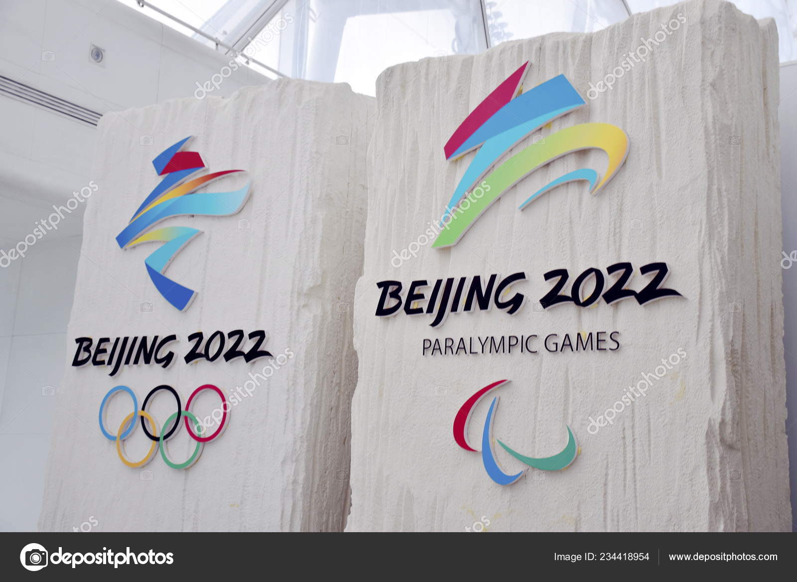 Vista Los Emblemas Oficiales Los Juegos Olímpicos Paralímpicos Invierno ...