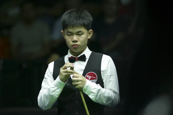 Billiard referee fotos de stock, imágenes de Billiard referee sin ...