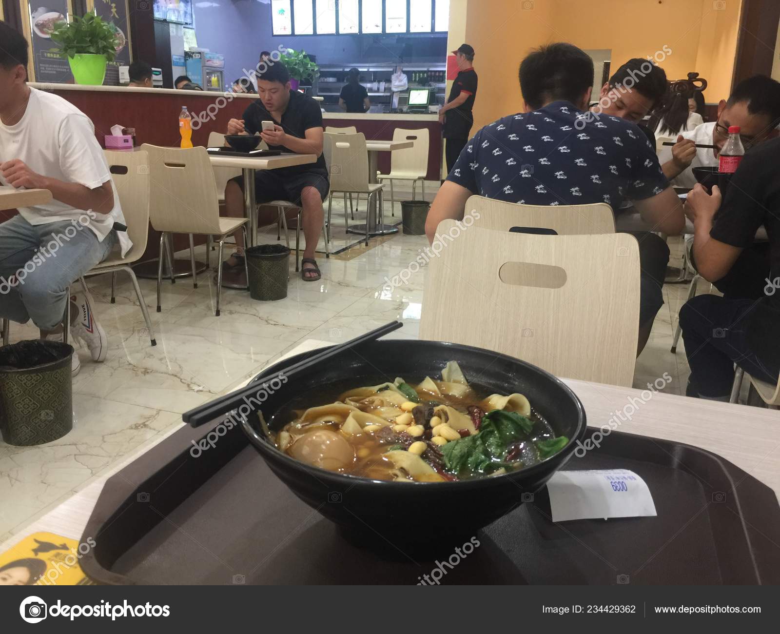 Bowl Ordinary Beef Noodles Served Head Branch Chain Noodle Shop — Stock ...