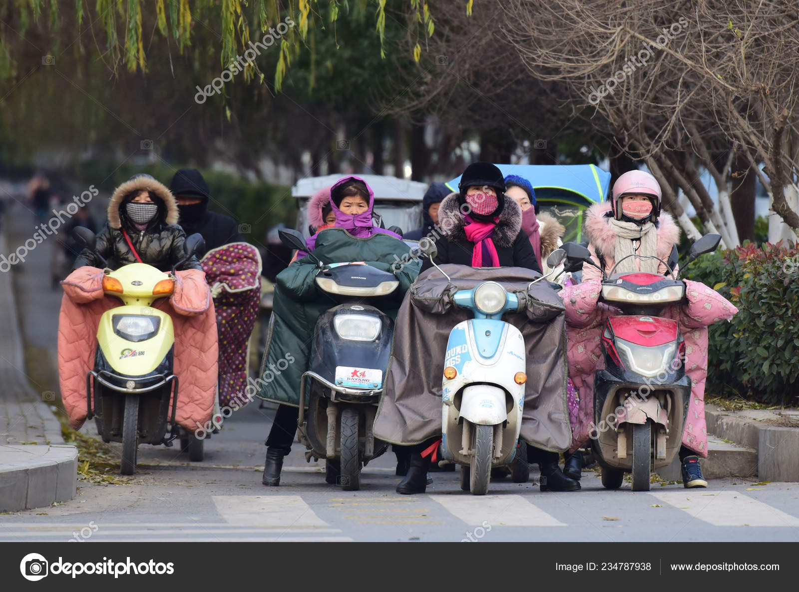 Cyclists Shielding Herself Hat Face Mask Cold Wave Ride Road – Stock ...