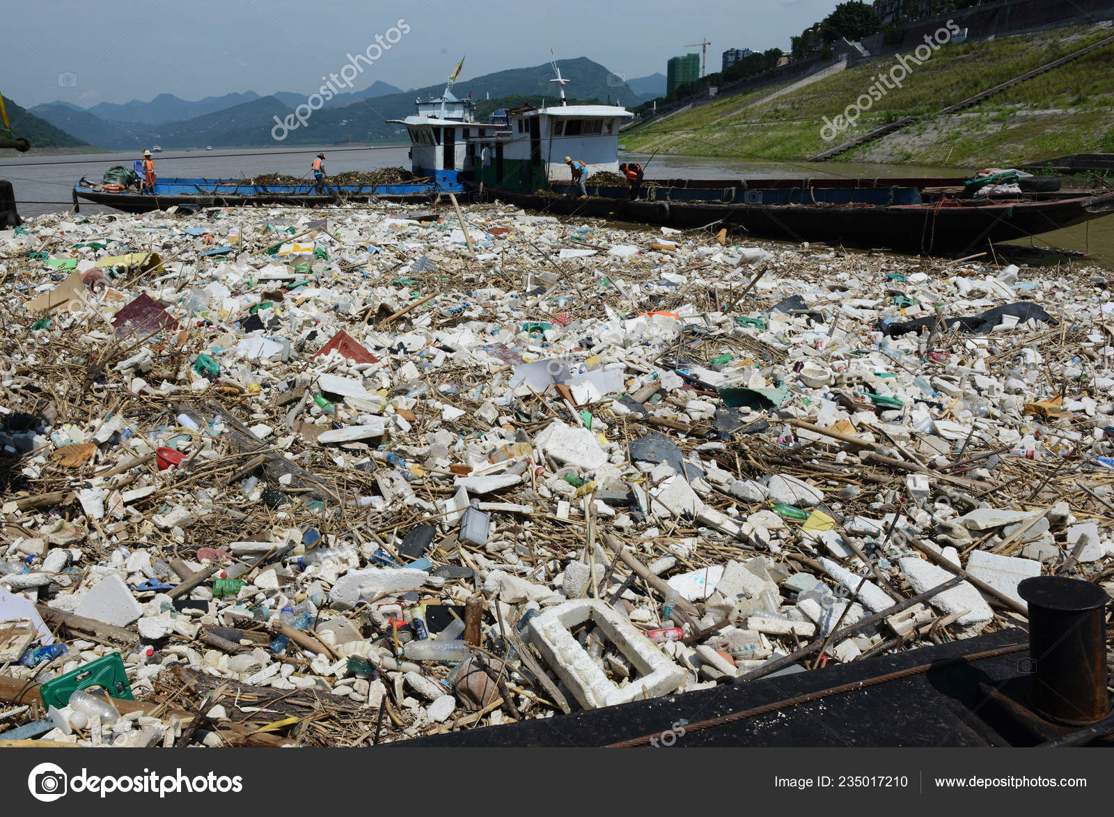 Yangtze River Pollution