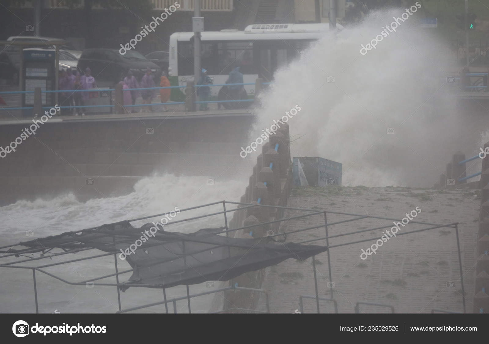 Huge Waves Tidal Bore Caused Typhoon Ampil Tenth Typhoon Year — Stock ...