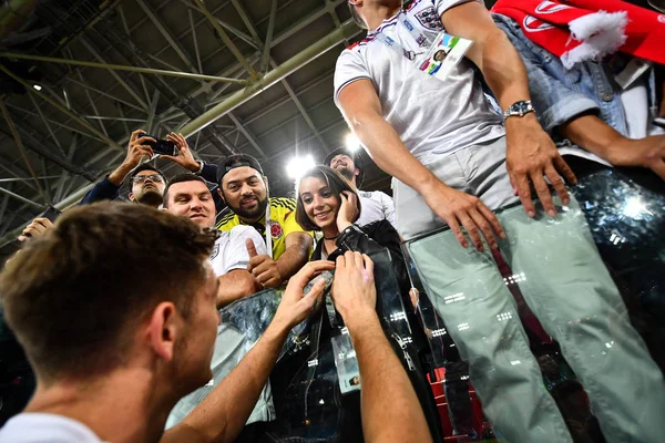 Shannon Horlock Girlfriend Goalkeeper Nick Pope England Celebrates Her ...