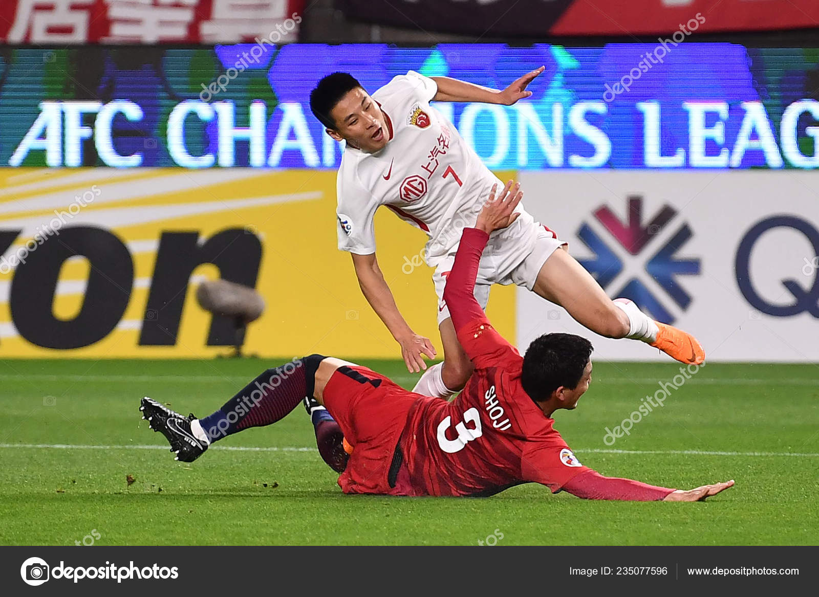 Gen Shoji Front Japan's Kashima Antlers Challenges Lei China's Shanghai ...