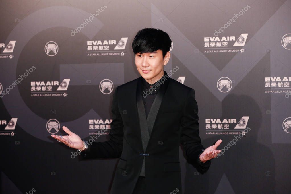 TAIWAN OUT * * El cantante singapurense JJ Lin llega a la alfombra roja ...