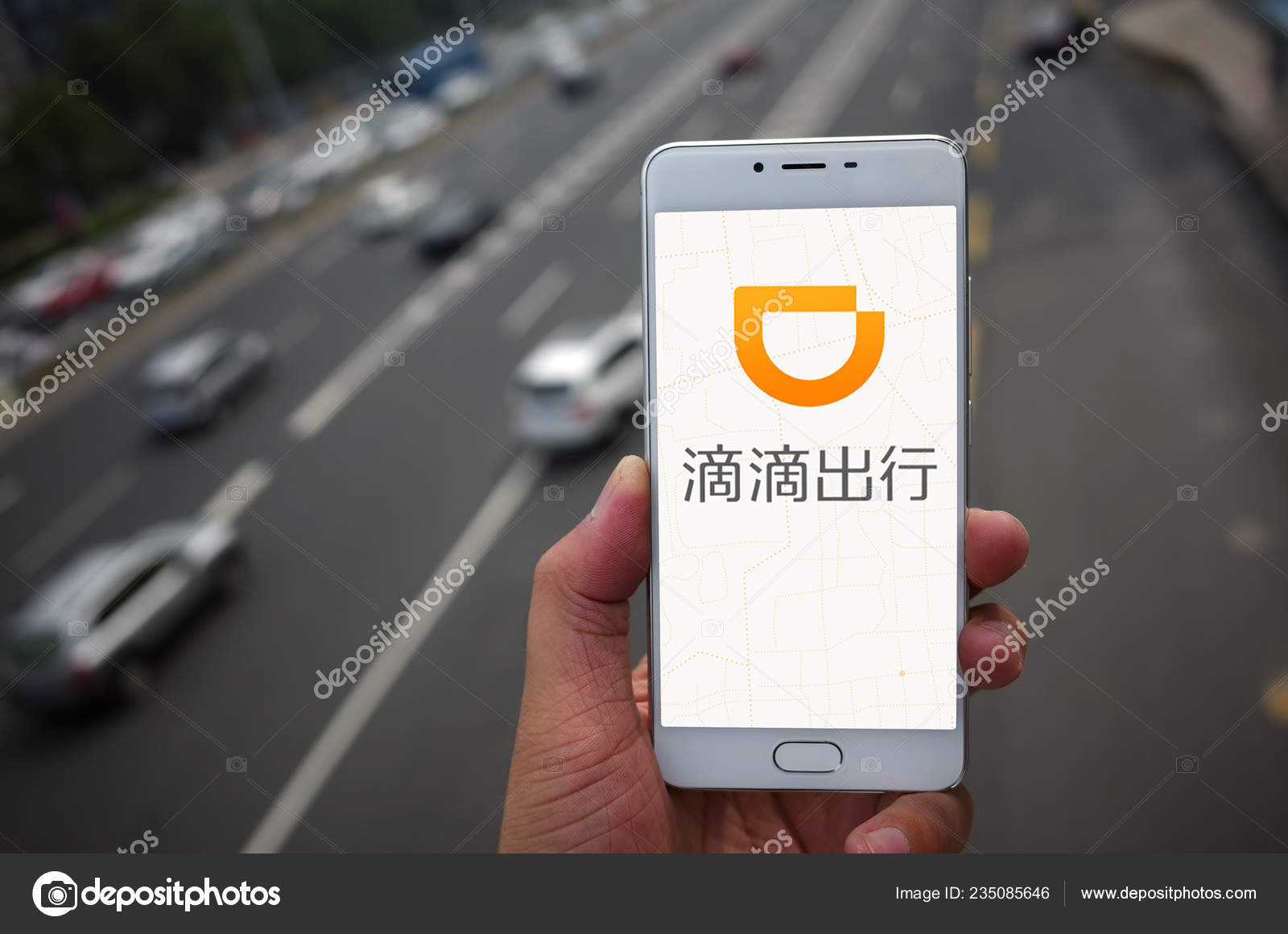 Chinese Mobile User Looks Logo Taxi Hailing Car Service App – Stock ...