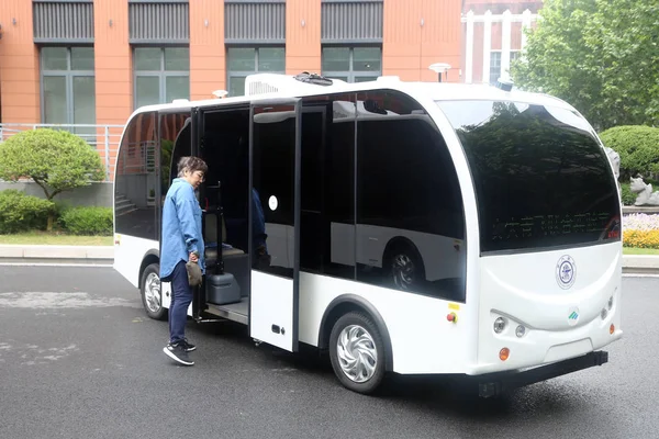 Driverless Mini Bus Runs Road Campus Shanghai Jiao Tong University ...