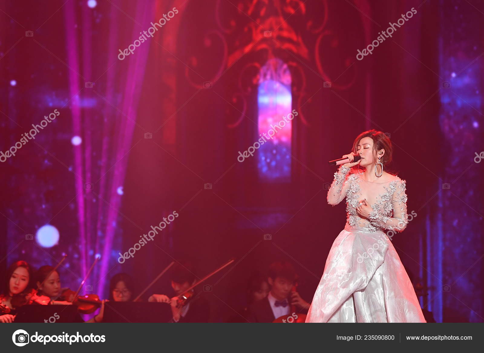 Chinese Singer Jane Zhang Zhang Liangying Performs Concert Her Jane's ...