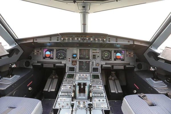 Airbus cockpit Stock Photos, Royalty Free Airbus cockpit Images ...