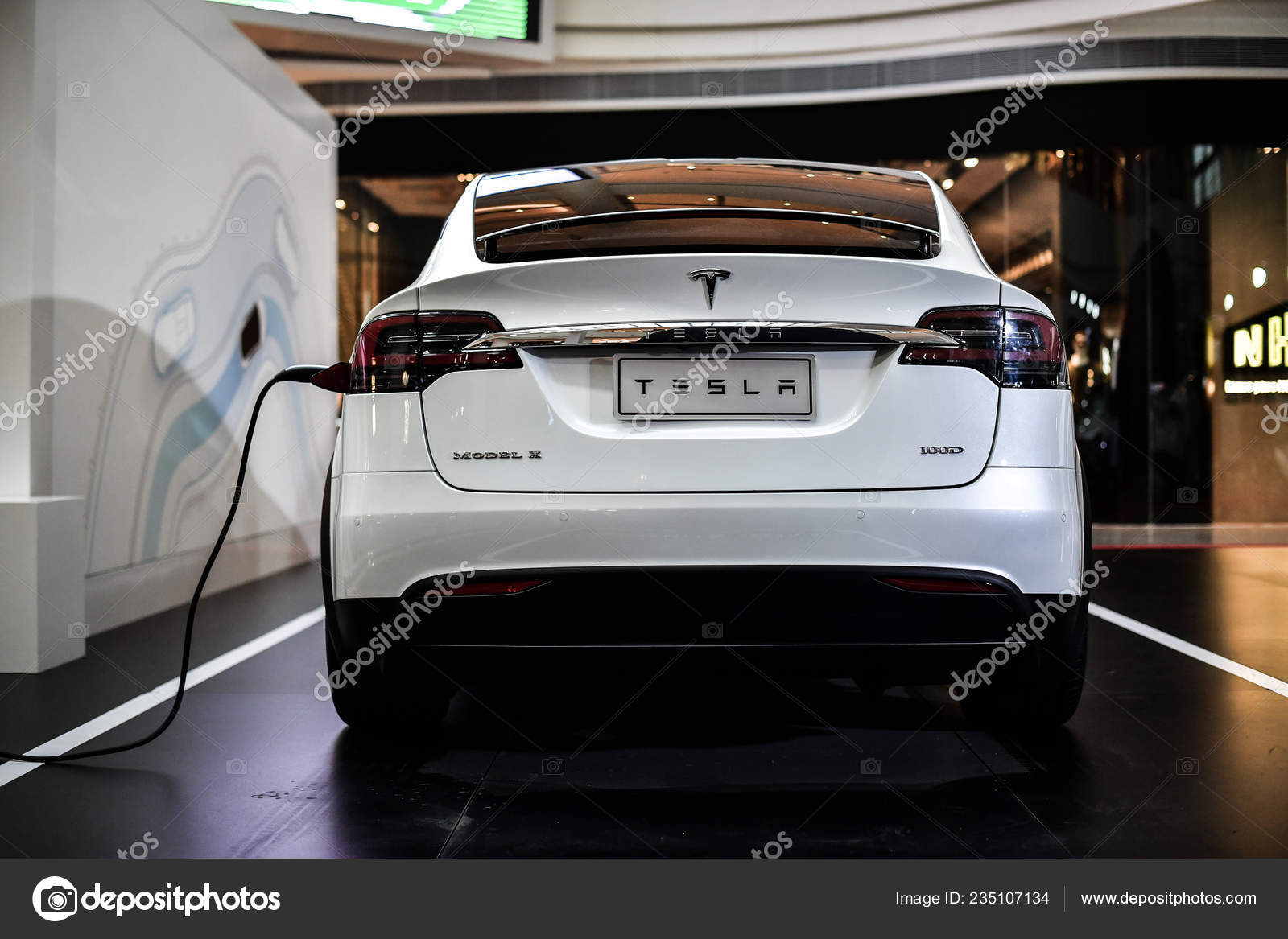 Tesla Model Electric Car Display Dealership Store Tesla Guangzhou City ...