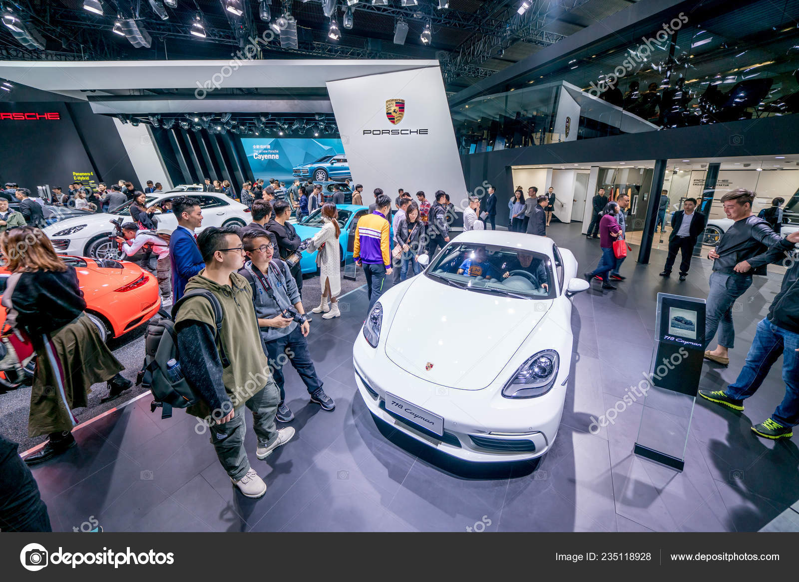 718 Cayman Car Display Stand Porsche 15Th China Guangzhou International ...