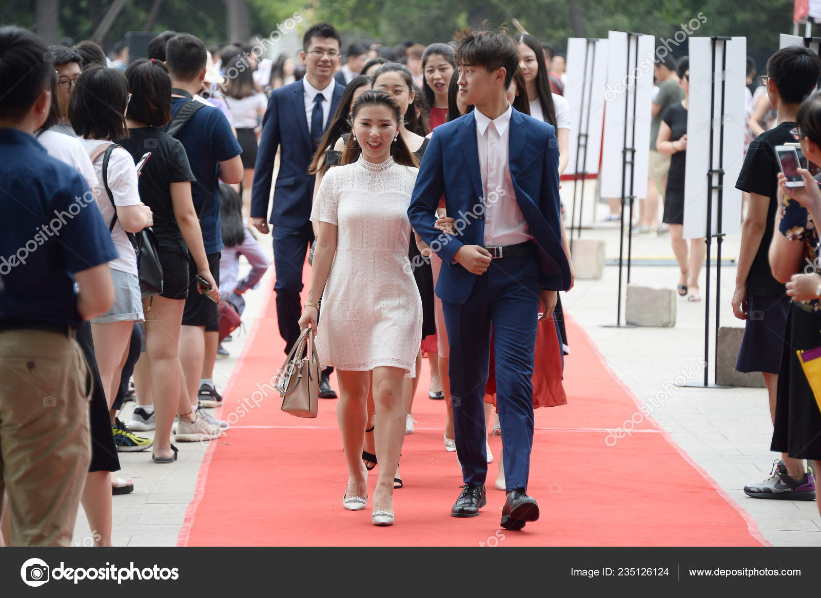 Students Walk Red Carpet Graduation Party Held Beijing Normal ...