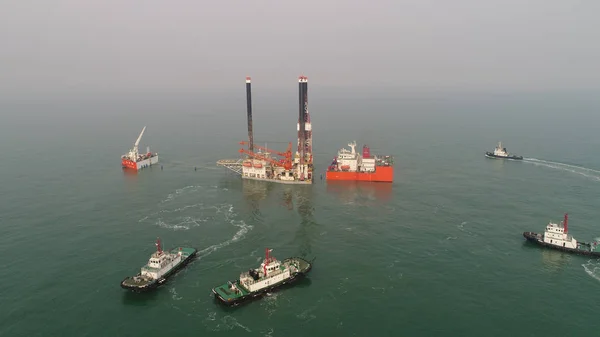 Offshore oil platforms Stock Photos, Royalty Free Offshore oil ...