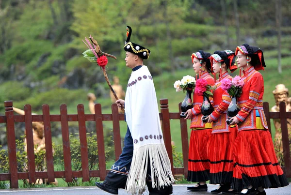 Peuple yao Stock Photos, Royalty Free Peuple yao Images | Depositphotos