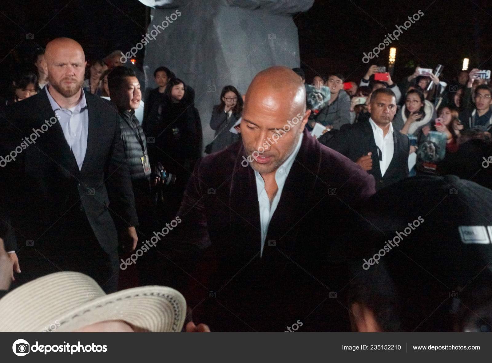 American Actor Dwayne Johnson Signs Autographs Fans Arrives Red Carpet ...