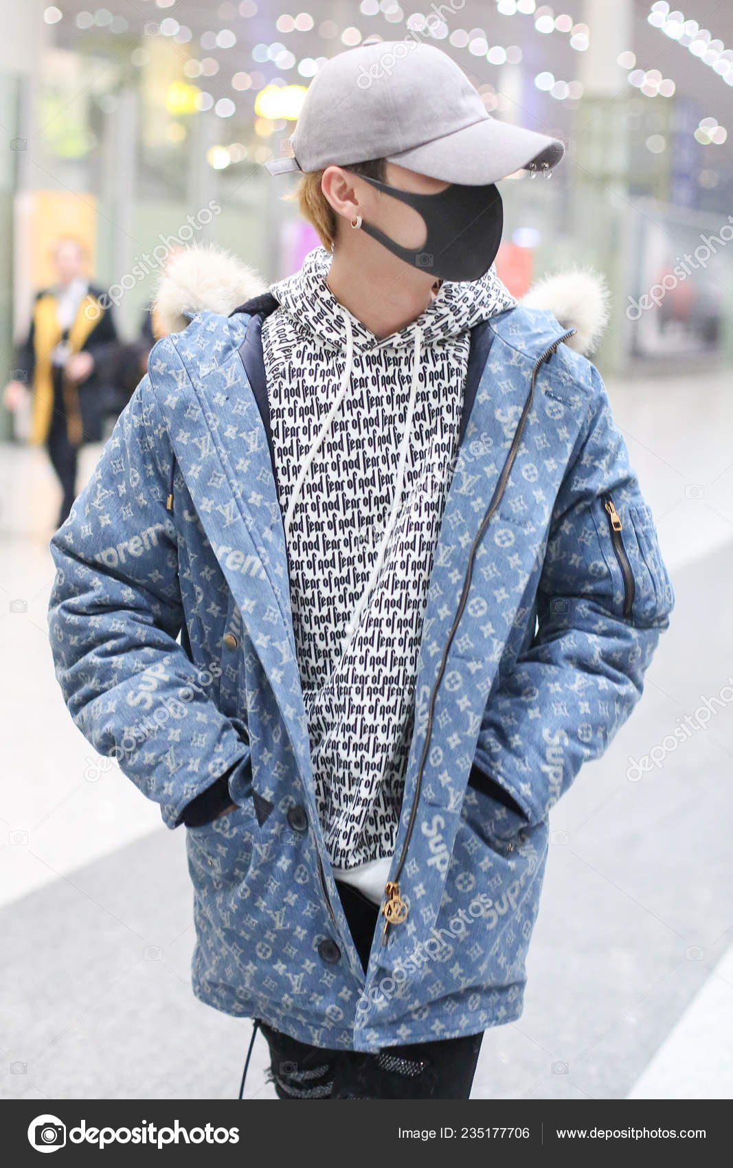 Chinese Singer Actor Han Pictured Beijing Capital International Airport ...