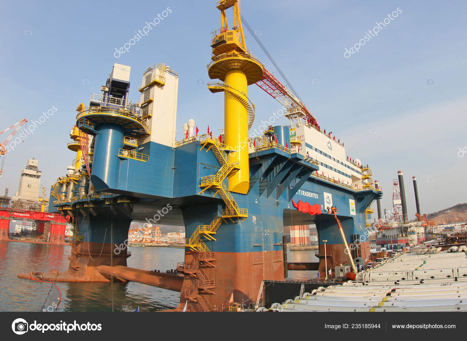Semi Submersible Accommodation Vessel Ssav Oos Tiradentes Berths Quay ...
