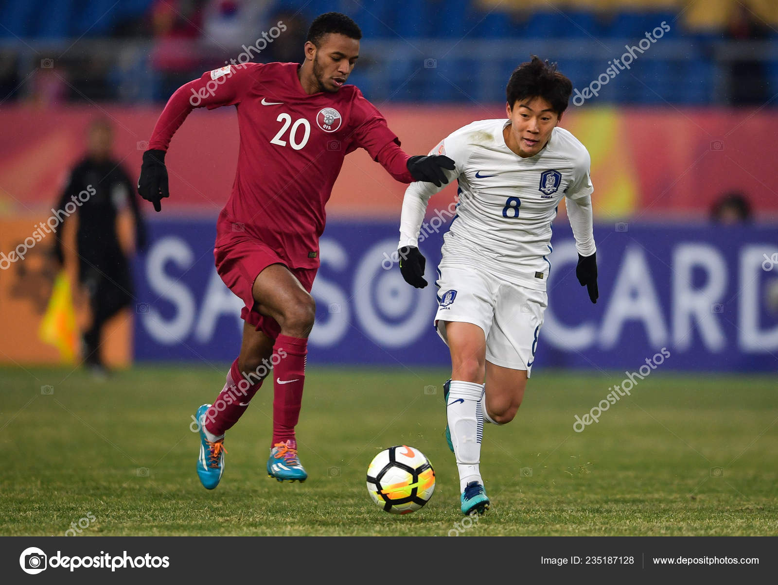 Han Seung Gyu Right South Korea Kicks Ball Make Pass – Stock Editorial ...