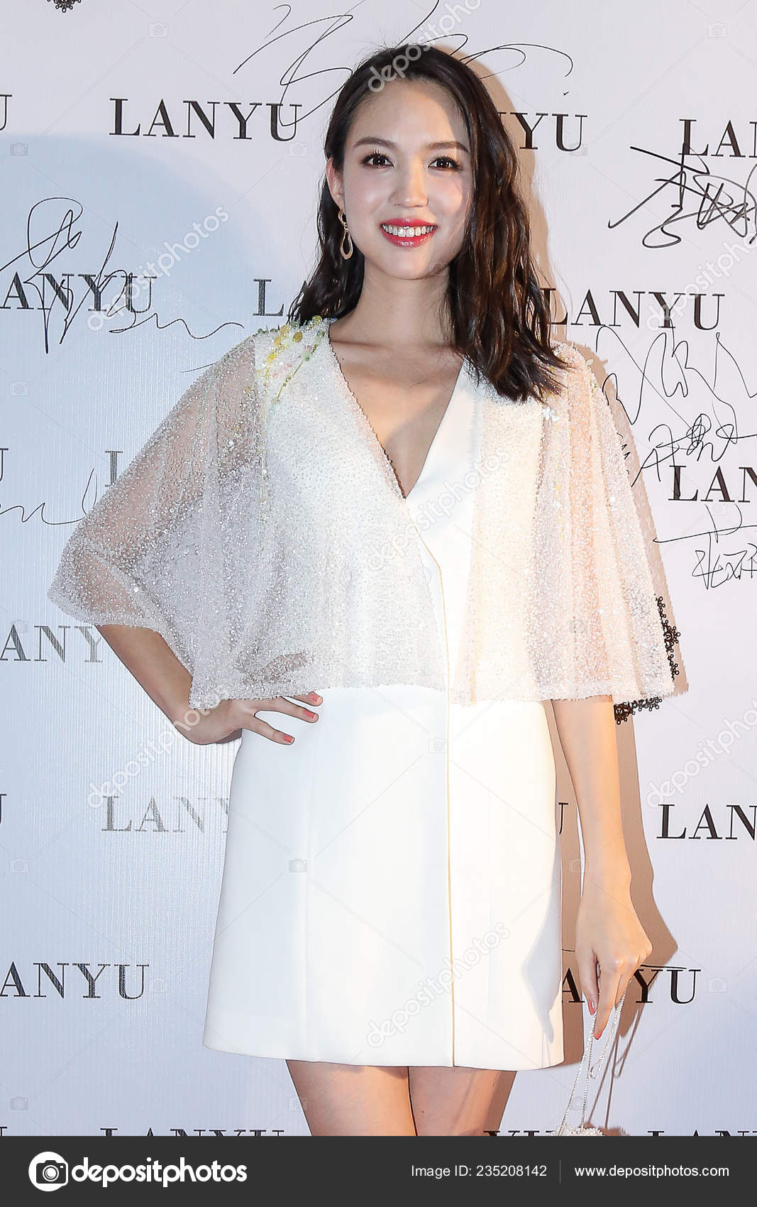 Chinese Model Actress Zhang Zilin Arrives Red Carpet Fashion Show ...