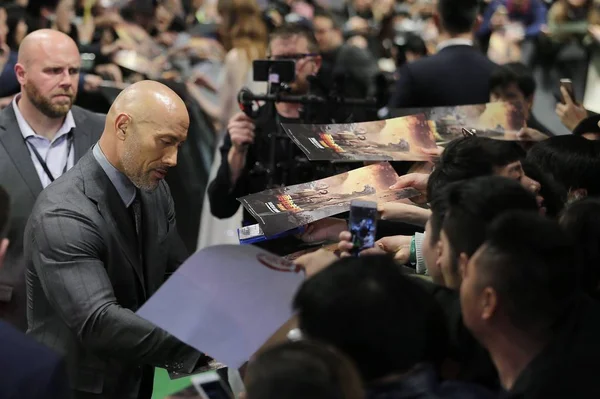 American Actor Dwayne Johnson Signs Autographors Fans Press Conference ...
