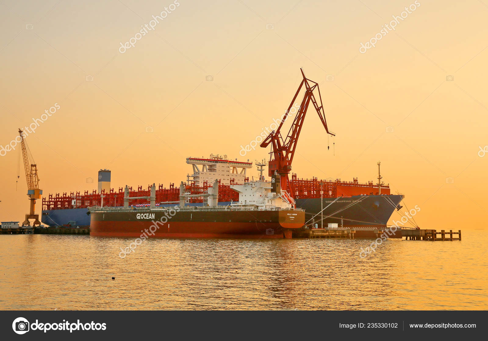 China's First 000 Teu Container Vessel Cosco Shipping Aries Also ...