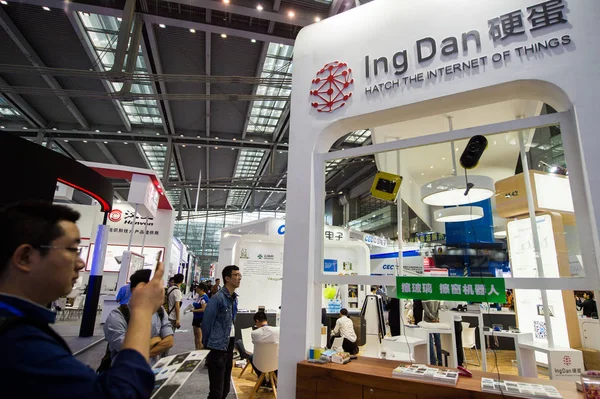 Shenzhen tech market Stock Photos, Royalty Free Shenzhen tech market ...