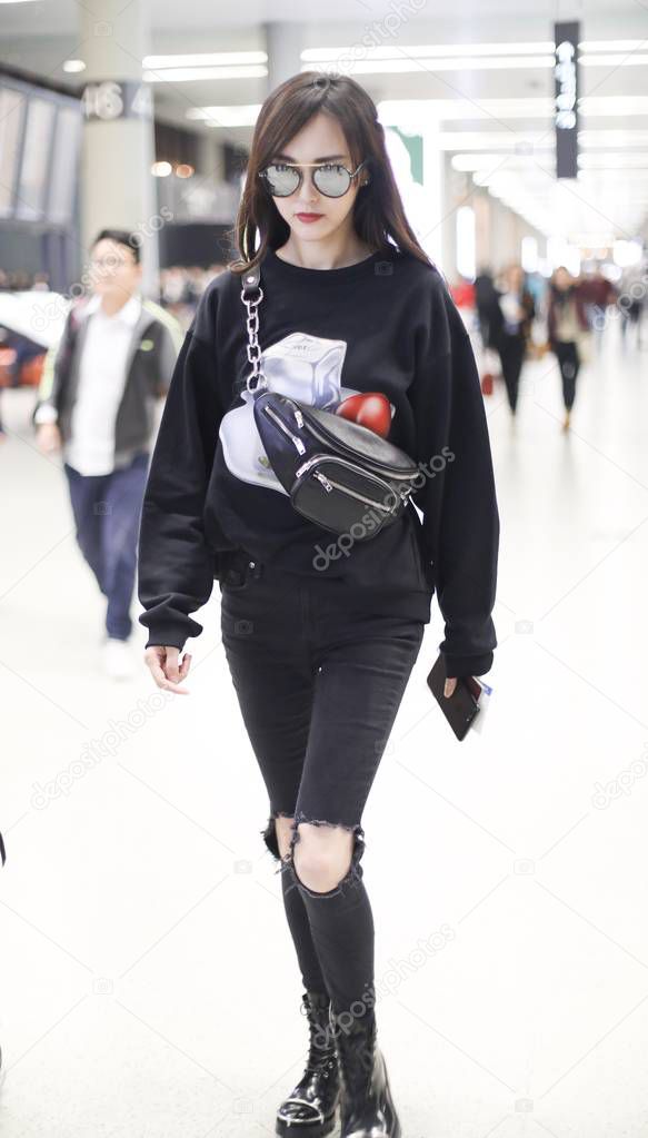La actriz china Tiffany Tang o Tang Yan se representa en el Aeropuerto ...