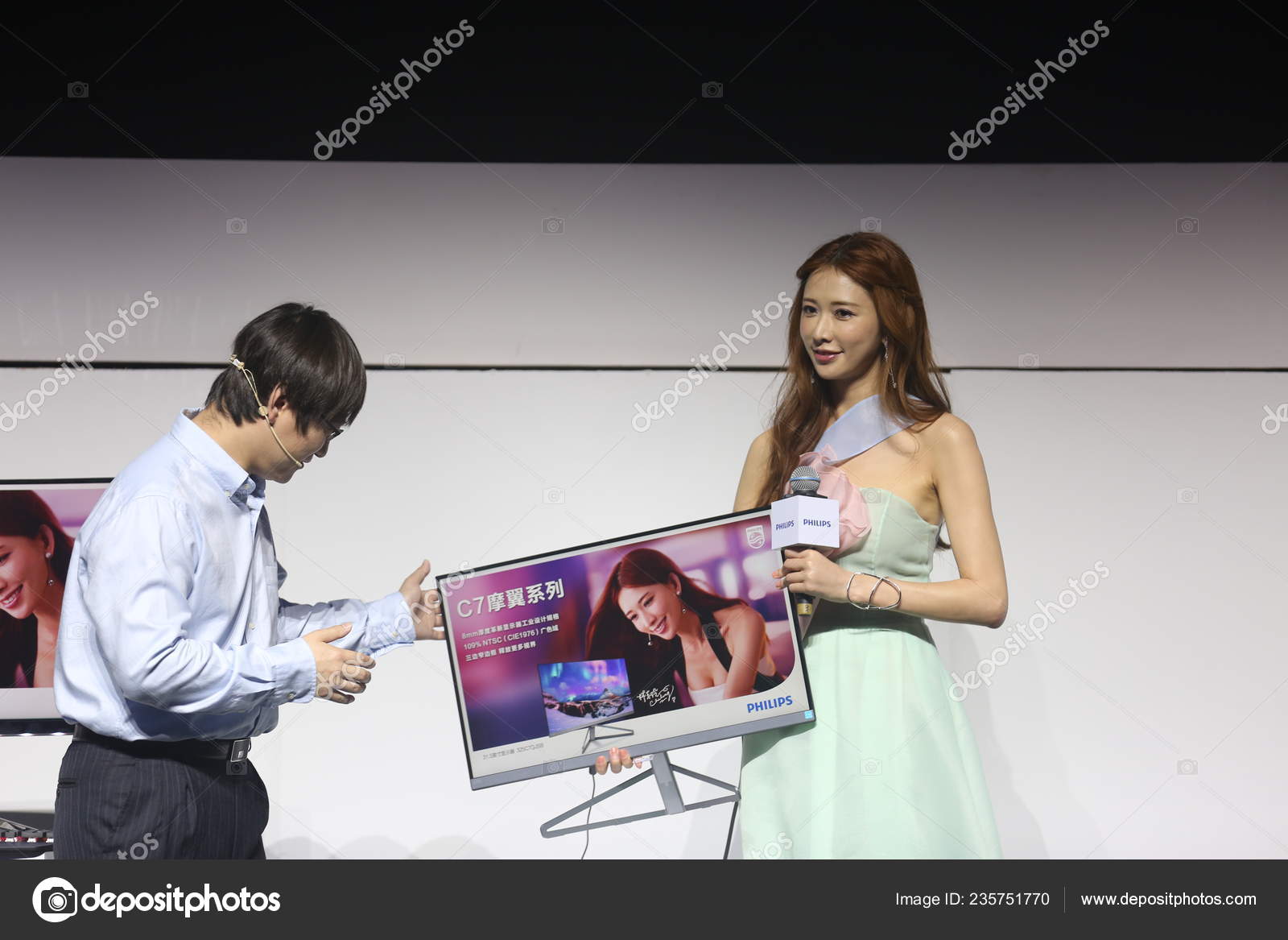 Taiwanese Model Actress Lin Chi Ling Right Attends Promotional Event — Stock Editorial Photo ...