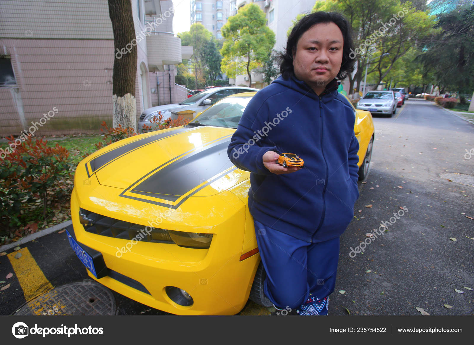 Chinese Transformers Fan Wang Geng Shows His Bumblebee Car Hangzhou ...