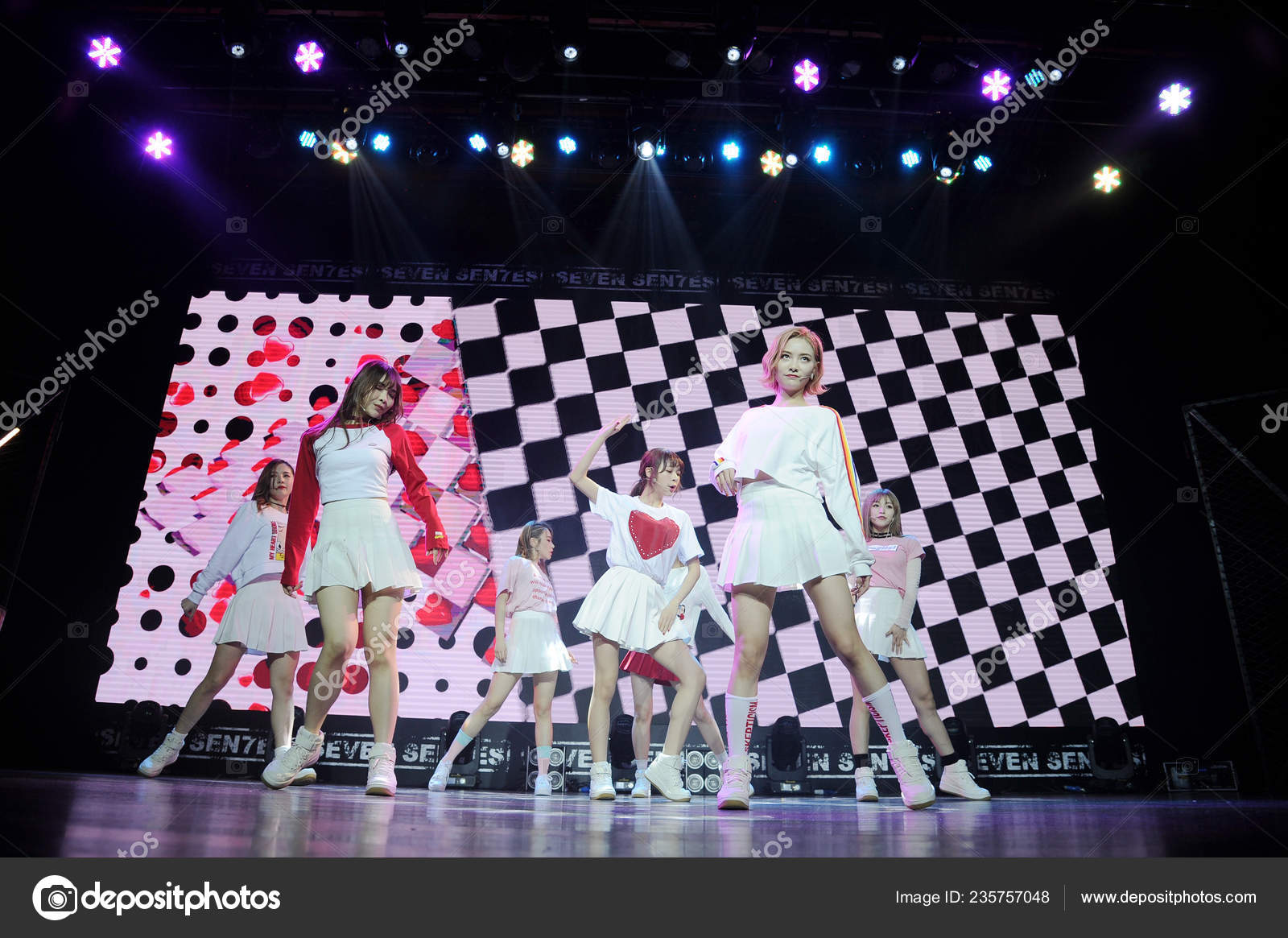 Members Snh48 7Senses Sub Unit Chinese Girl Group Snh48 Perform — Stock ...