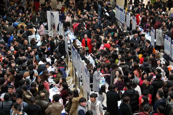 Chinese Graduates Crowd Job Fair Harbin Institute Technology Harbin ...