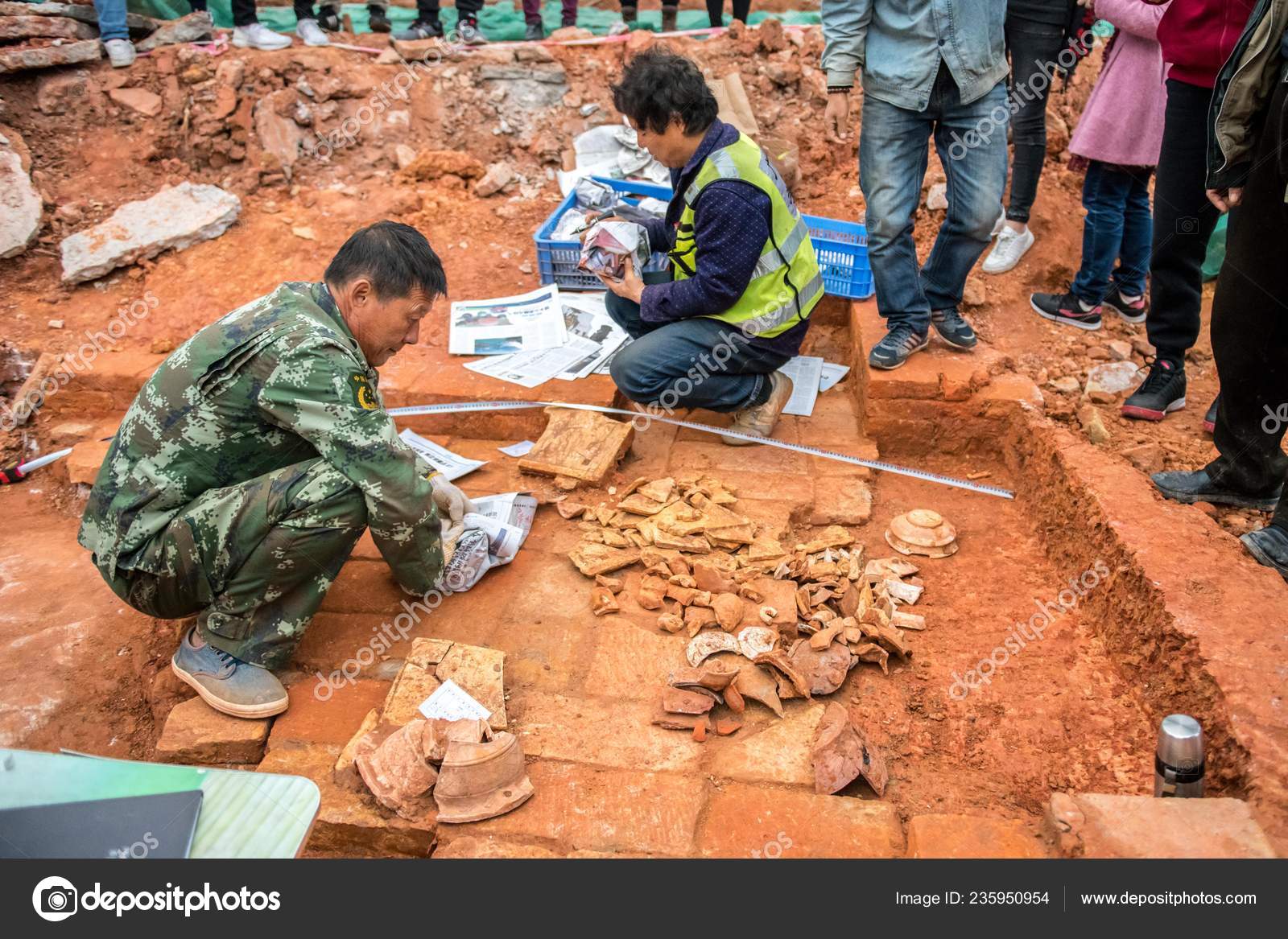 Archaeologists Check Relics Unearthed Ancient Tombs Dating Back Eastern ...