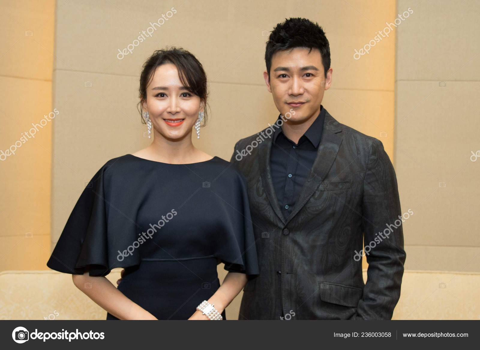 Chinese Actress Jing Left Actor Arrive Award Ceremony 22Nd Huading ...